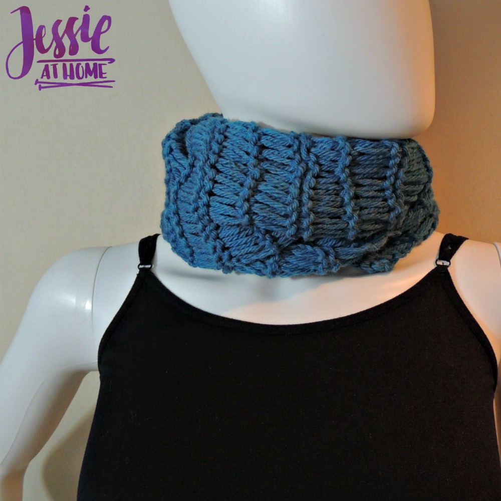 Basic Drop Stitch Knit Scarf - Free Knitting Pattern - Jessie At Home