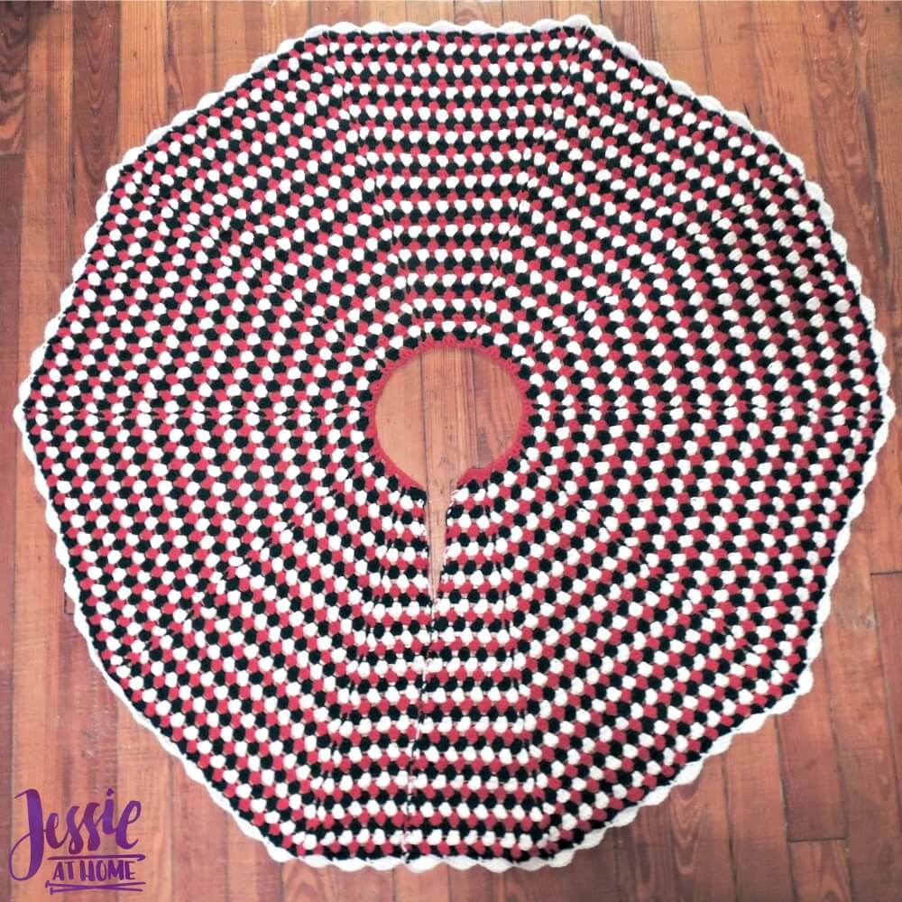 Granny Stripe Tree Skirt - Jessie At Home