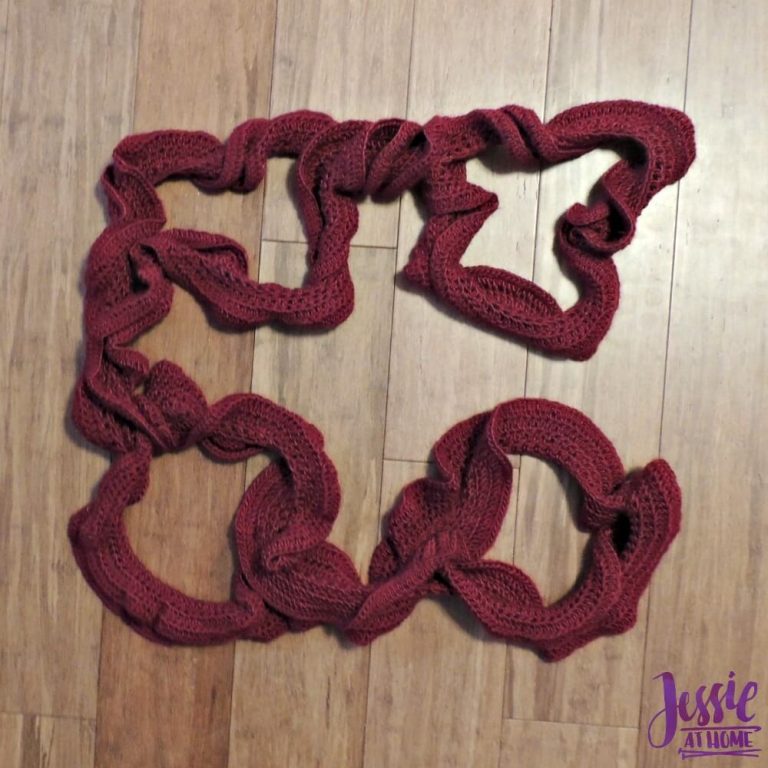 Tosh - a chain shaped ruffled crochet scarf | Jessie At Home