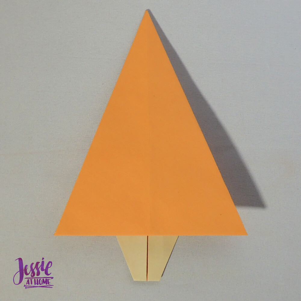 Origami Christmas Tree - makes a great, quick decoration or ...