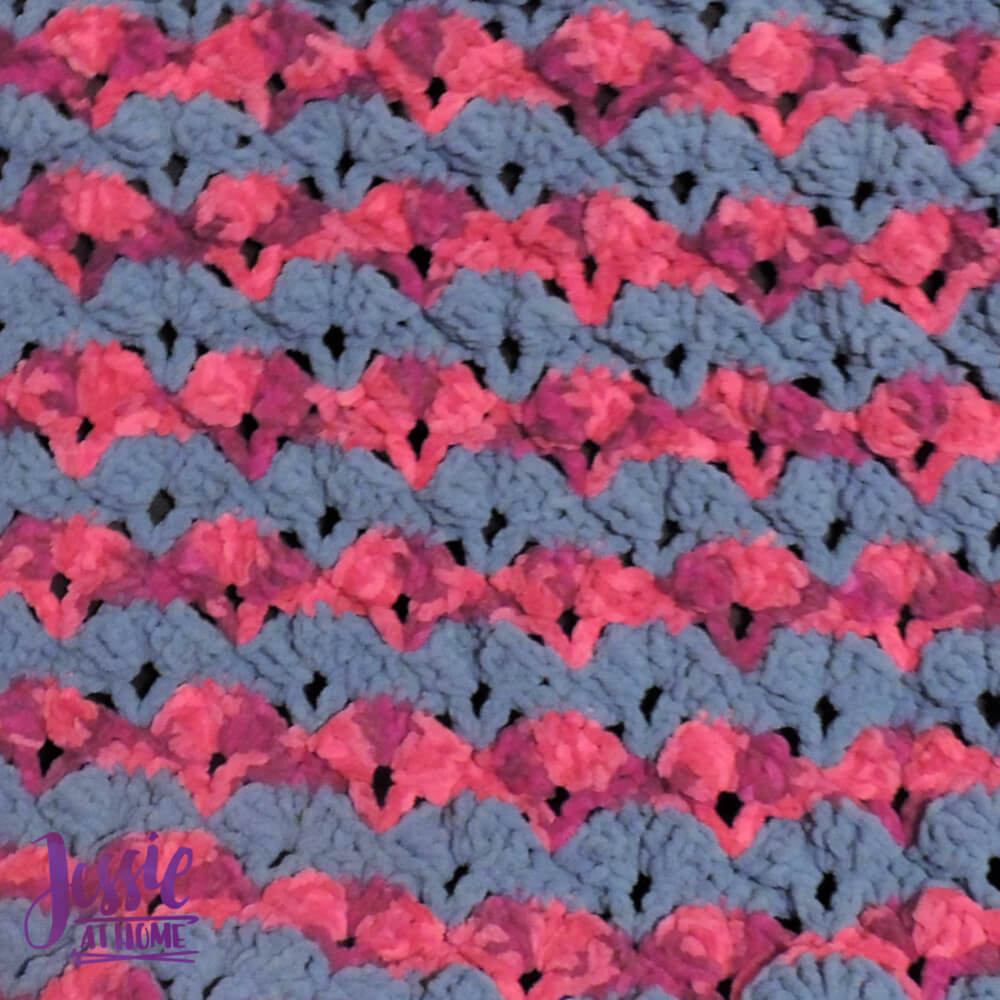 Sofa Sweet Sofa - a quick & cozy crochet sofa throw | Jessie At Home