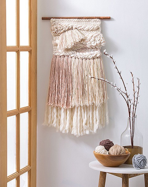 Learn to Make Woven Wall Hangings - this is so fun! - Jessie At Home