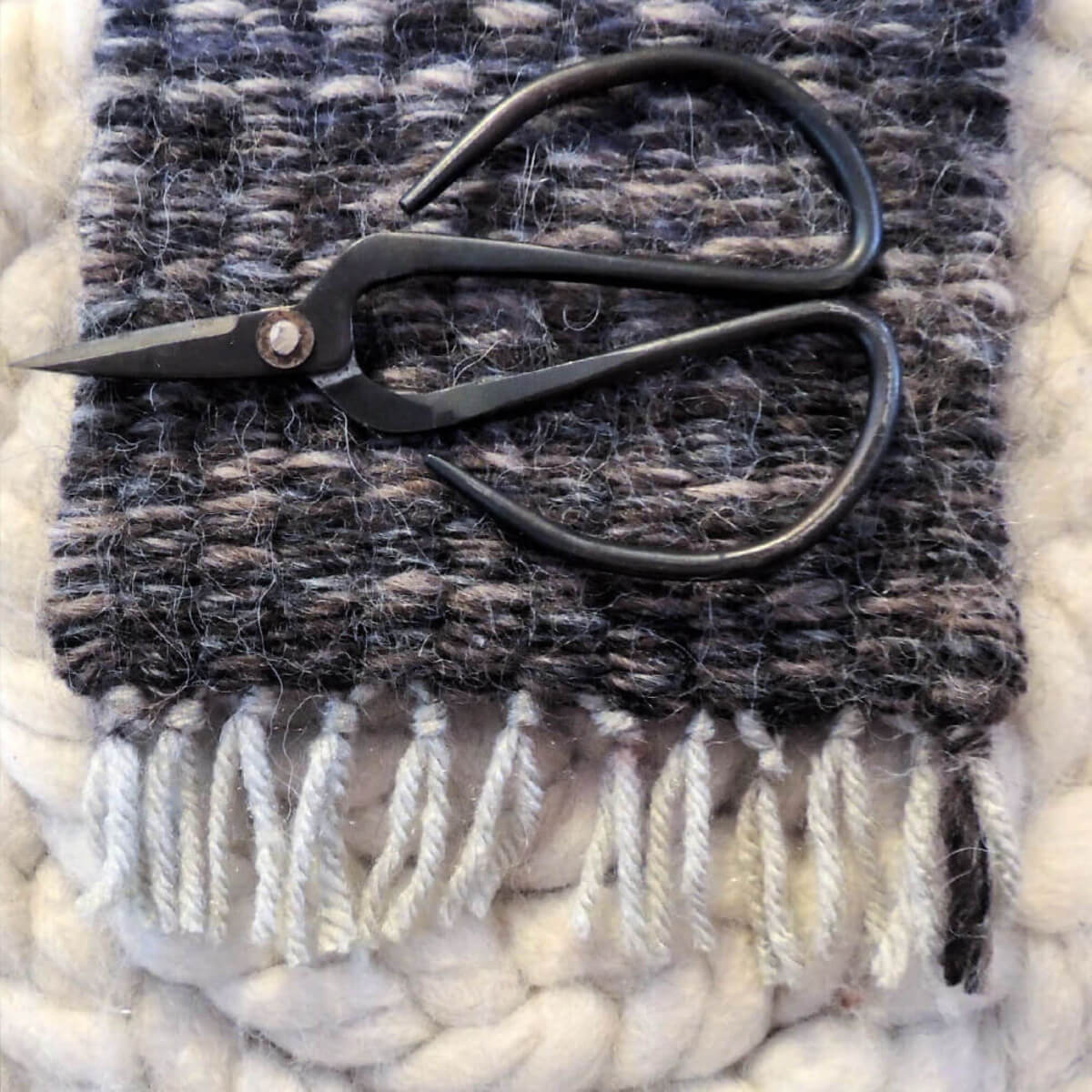 Stick Weaving Tutorial - a fun and useful medieval craft