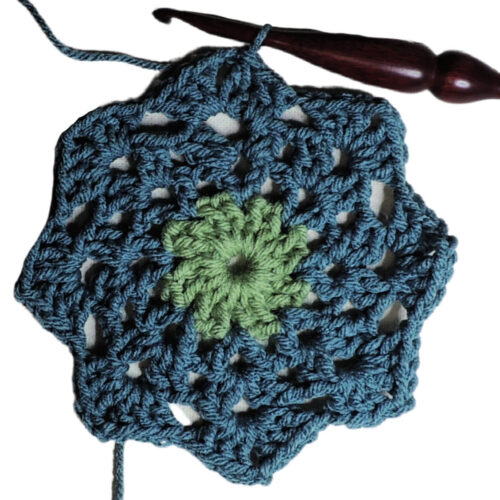 How To Make a Flower Granny Square: Free Crochet Pattern