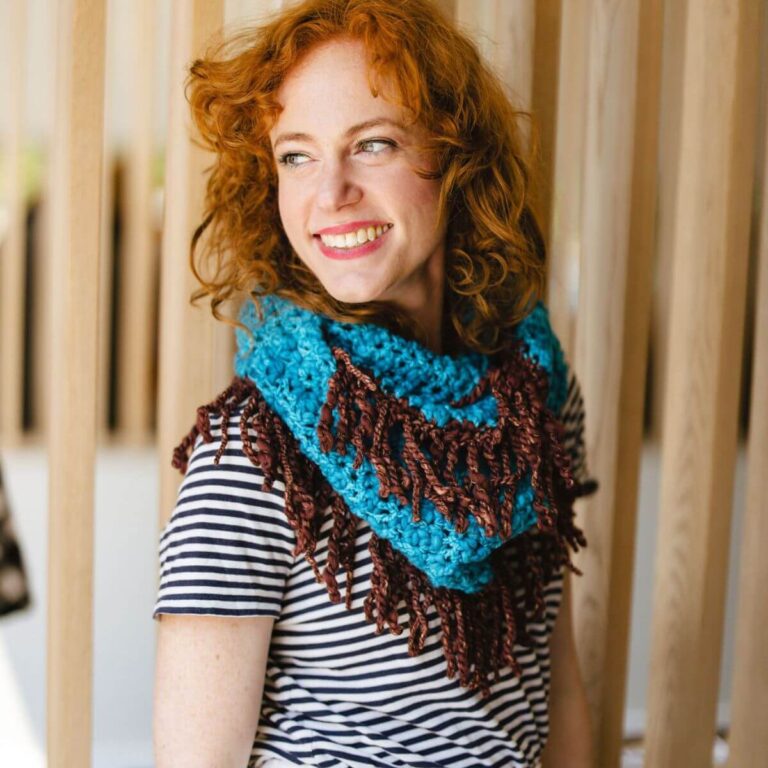 Quick and Easy Crochet Cowl With Fringe Pattern