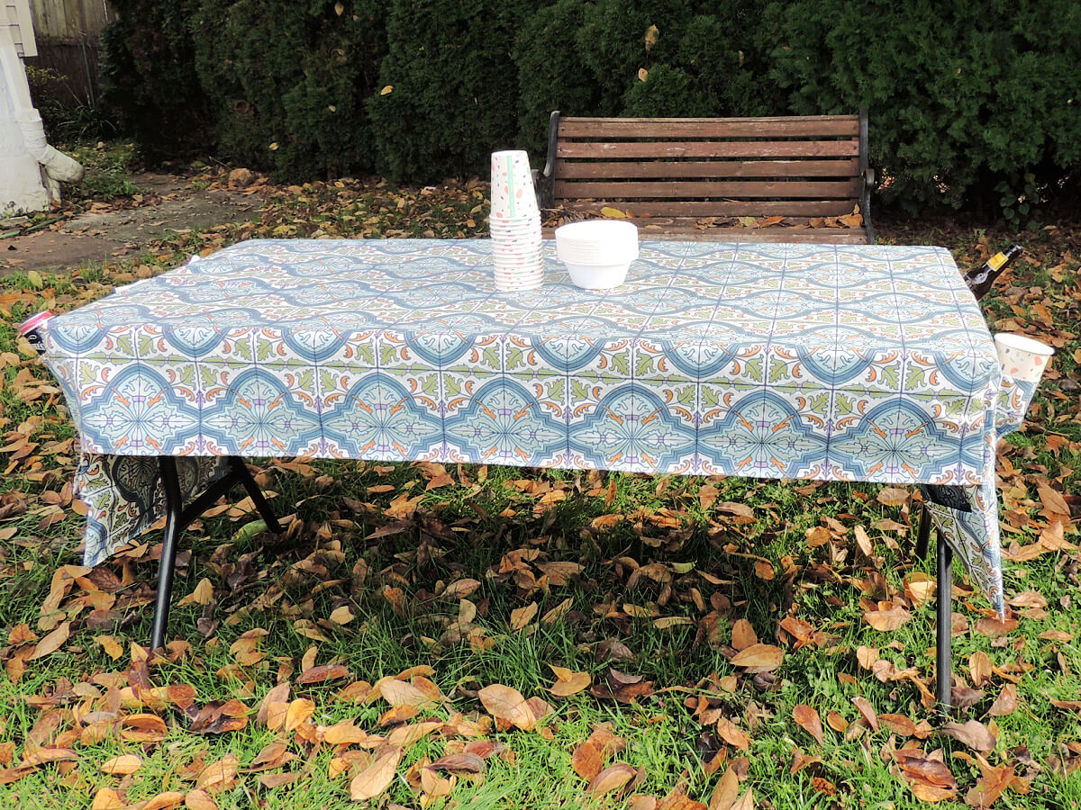 Outdoor Table Cover Sewing Pattern: You'll Love the Nifty Features
